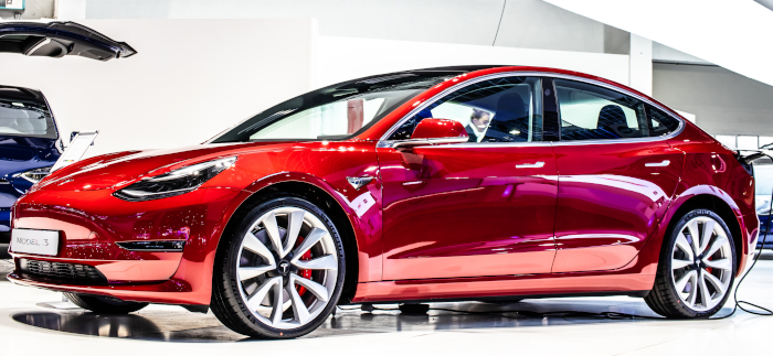 Tesla eröffnet Pop-Up-Store in Rom - Popupstores.de